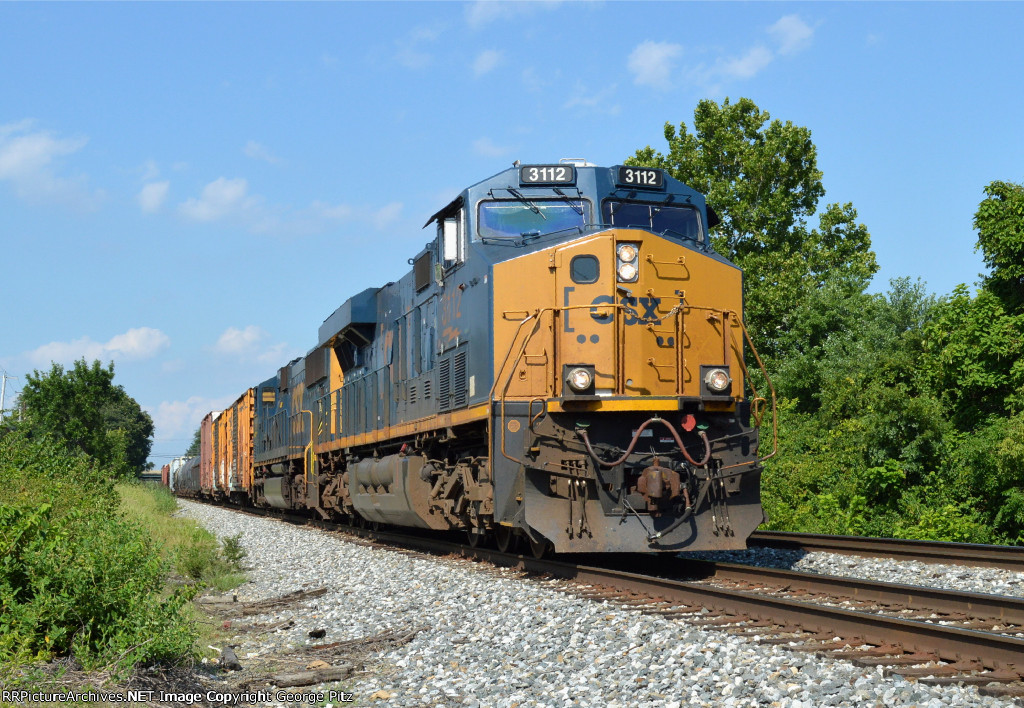 CSX 3112 and train Q405